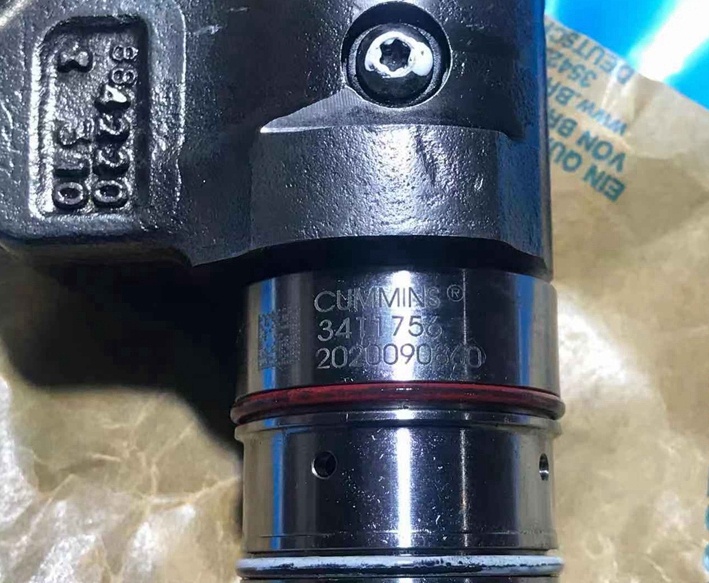 cummins diesel engine fuel injector
