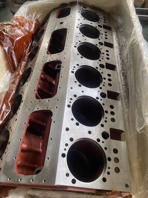 cummins KTA38 diesel engine cylinder block 4955577